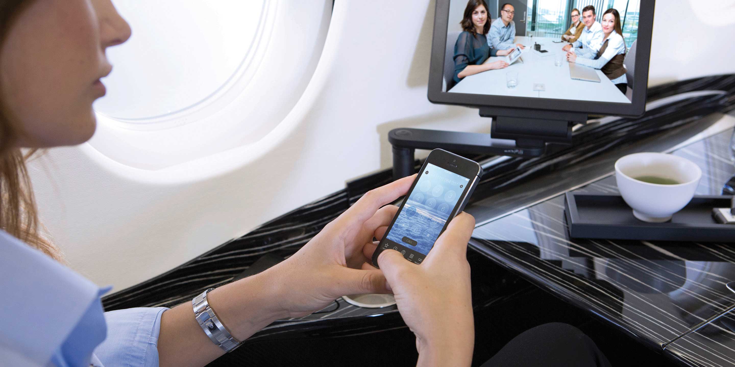 Dassault & Honeywell: In-flight Cabin & Cockpit Communications